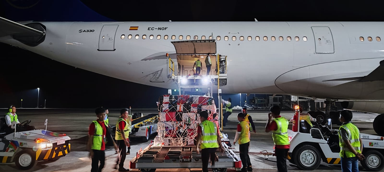 JAS TANGANI KEBERANGKATAN JEMAAH HAJI JAWA BARAT DARI BANDARA KERTAJATI ...